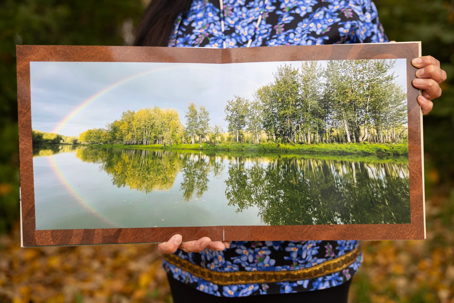 Mourning land that leaves - ICT